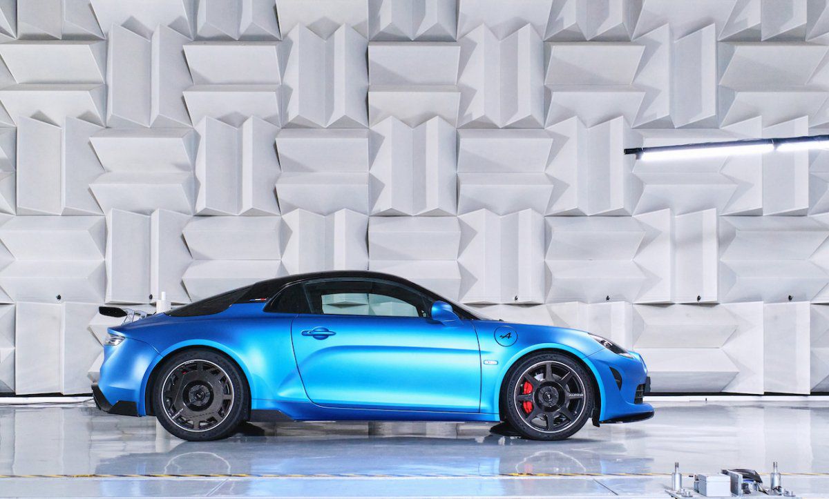 Nouvelle Alpine A110 R (2022) : née pour mourir en beauté