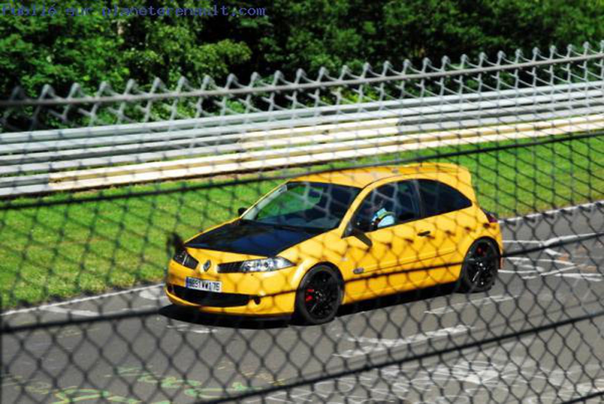 Mégane II RS R262R: la sportive compacte la plus ultime