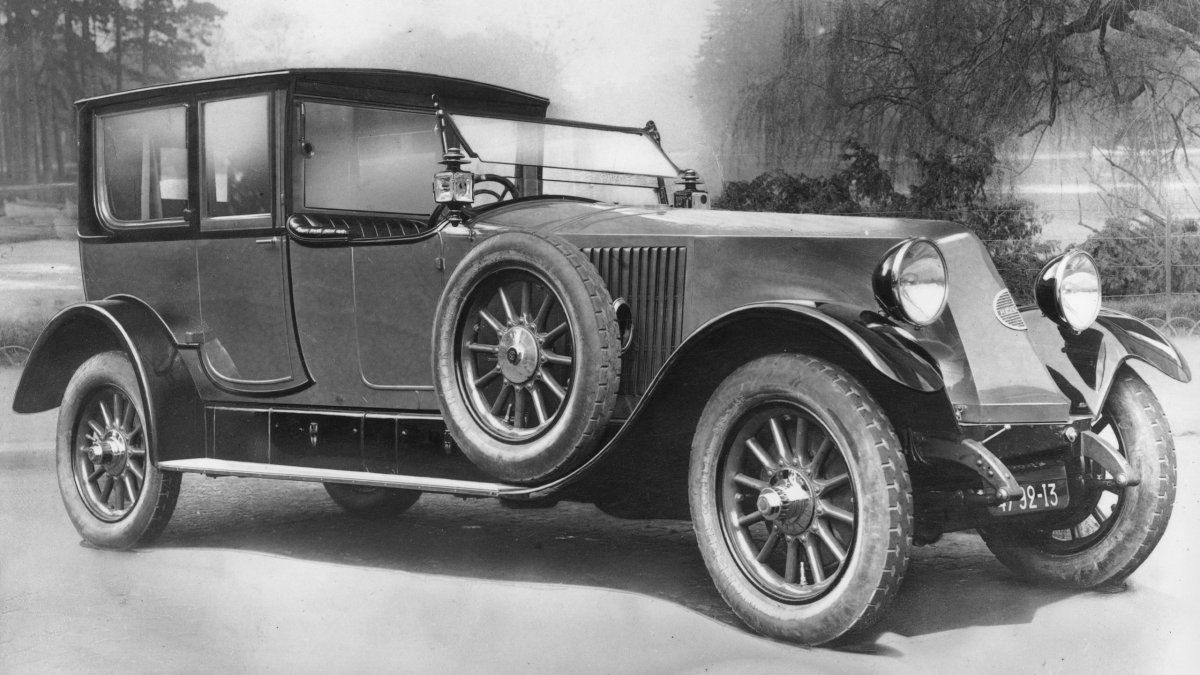 Renault 40CV: de la race des seigneurs