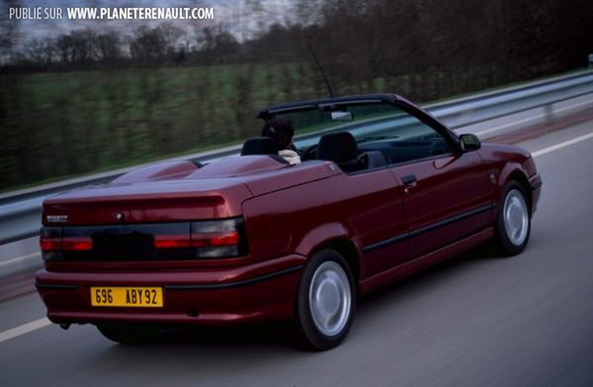 R19 Cabriolet (91-97), la ligne avant tout