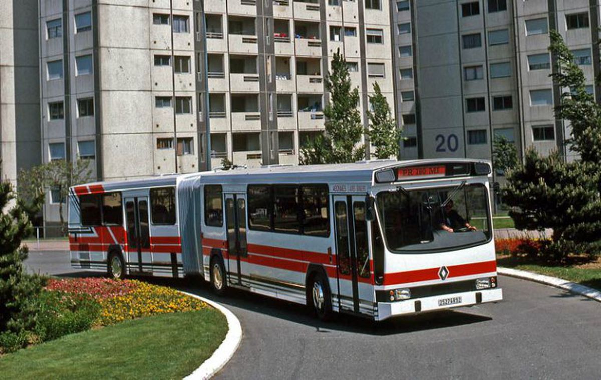 Présentation de l'autobus Renault PR100