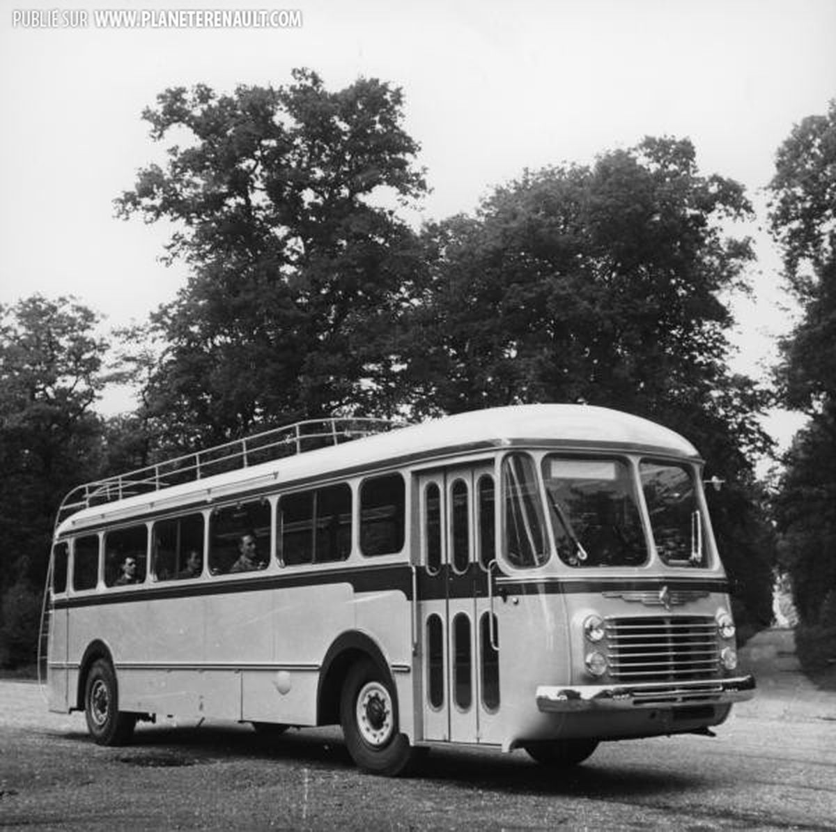 Les premiers autobus Renault (1906-1955)