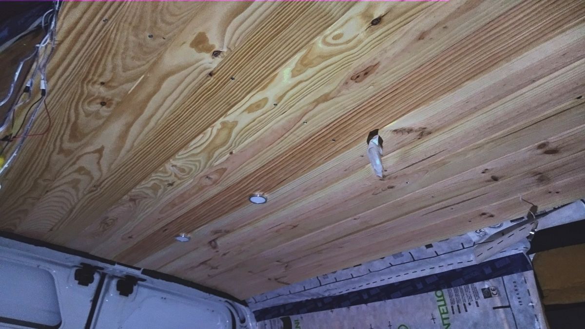 Isolation de son fourgon avec Armaflex et laine de bois