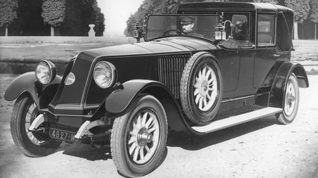 Renault 40CV: de la race des seigneurs